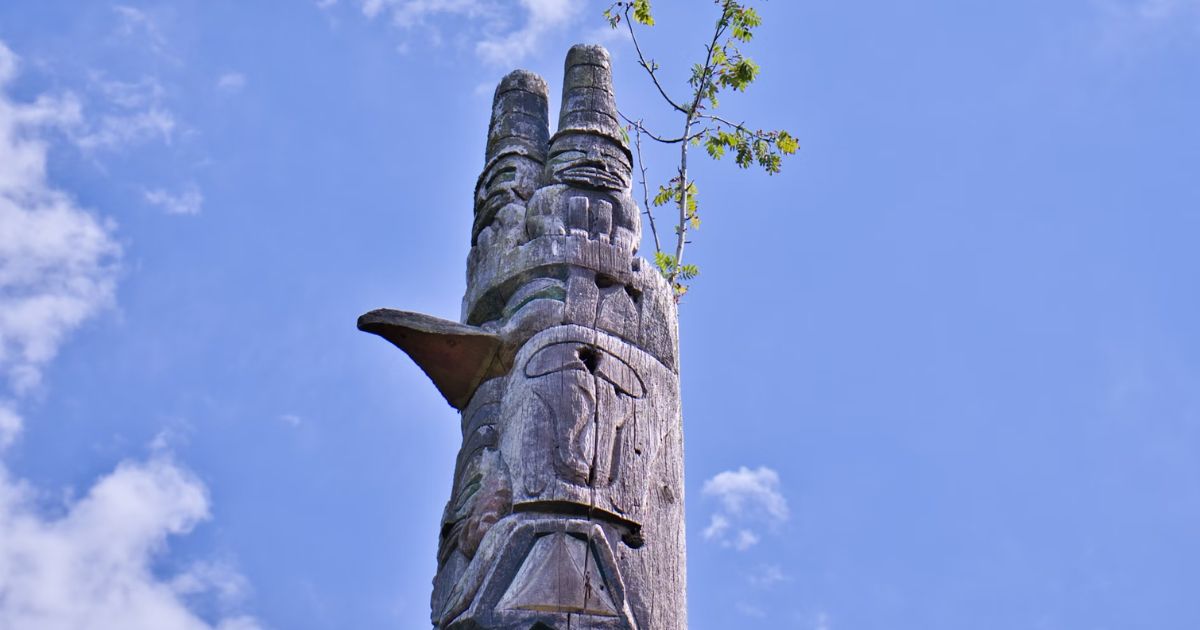 Tree Pearls Totem